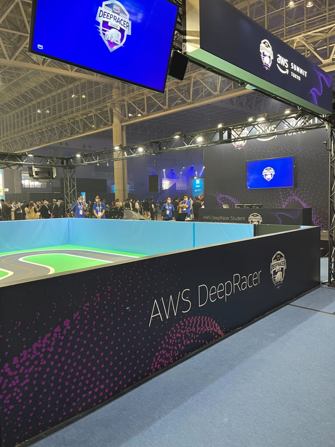 AWS DeepRacerデビュー！初のレース参加から得た感想と気づき | ソフトウェア開発のギークフィード